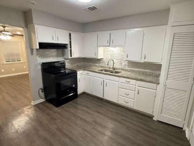 2 Br, 1 bath, Condo 2522 Normont Cir