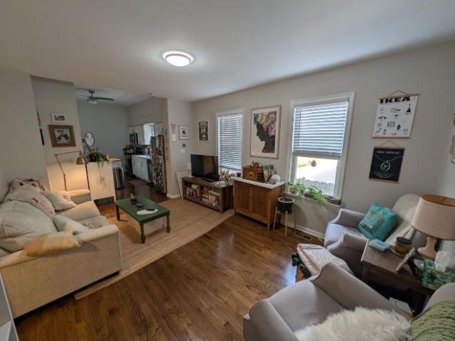 2 Br, 1 bath, Condo 2522 W Cortland