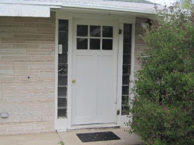2 Br, 1 bath, Condo 2537 Laporte Ave