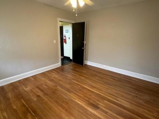2 Br, 1 bath, Condo 2530 Q Street Nw