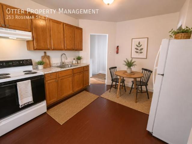 2 Br, 1 bath, Condo 253 Rosemar St