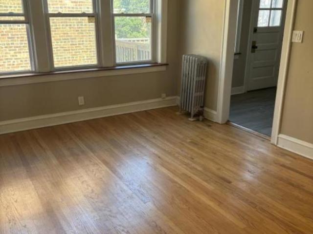 2 Br, 1 bath, Condo 2540 E 78th
