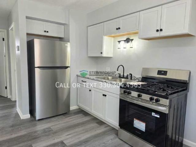 2 Br, 1 bath, Condo 2555 Edwin Ave