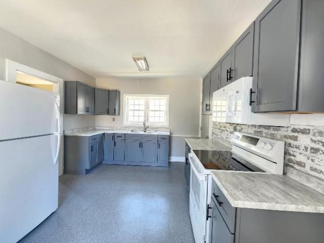 2 Br, 1 bath, Condo 257 Center Street