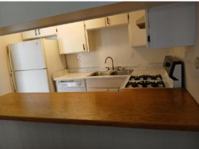2 Br, 1 bath, Condo 25925 Narbonne Ave