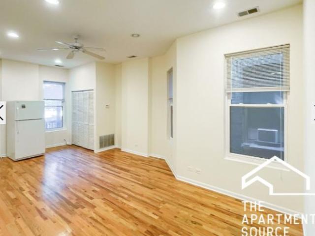 2 Br, 1 bath, Condo 2606 N Racine Ave