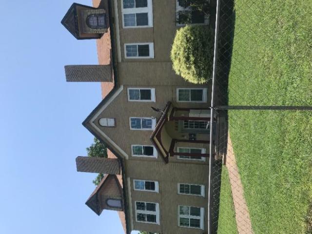 2 Br, 1 bath, Condo 2601 Fort Ave