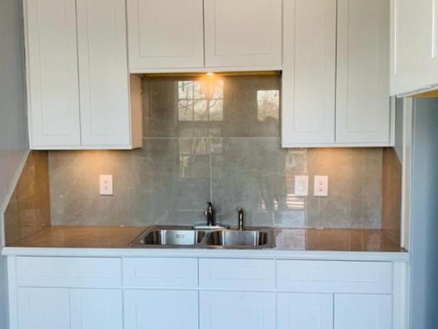 2 Br, 1 bath, Condo 2601 Fort Ave