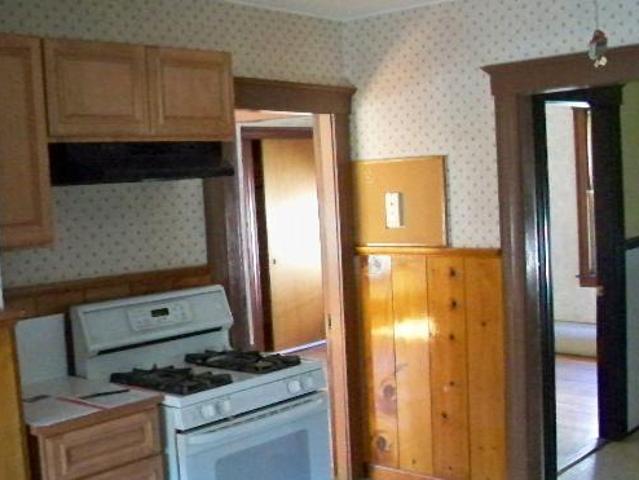 2 Br, 1 bath, Condo 260 Walton St