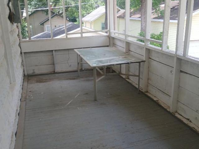 2 Br, 1 bath, Condo 2615 Sw 12th Street