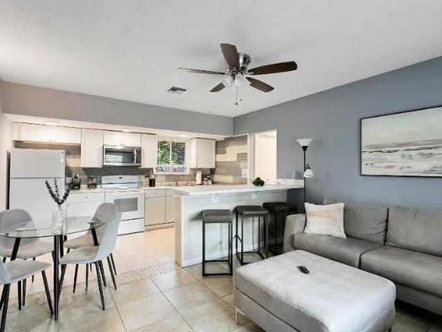 2 Br, 1 bath, Condo 2616 S Crystal Lake Dr
