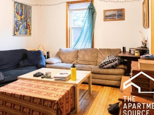 2 Br, 1 bath, Condo 2618 N Marshfield