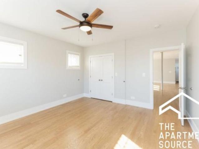 2 Br, 1 bath, Condo 2619 West Berwyn Ave