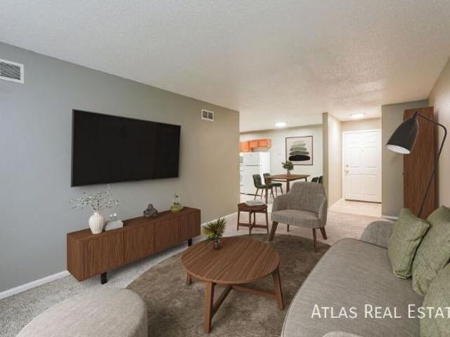 2 Br, 1 bath, Condo 2610 E Fountain Boulevard