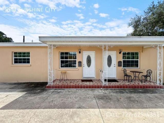 2 Br, 1 bath, Condo 2613 E Clark St
