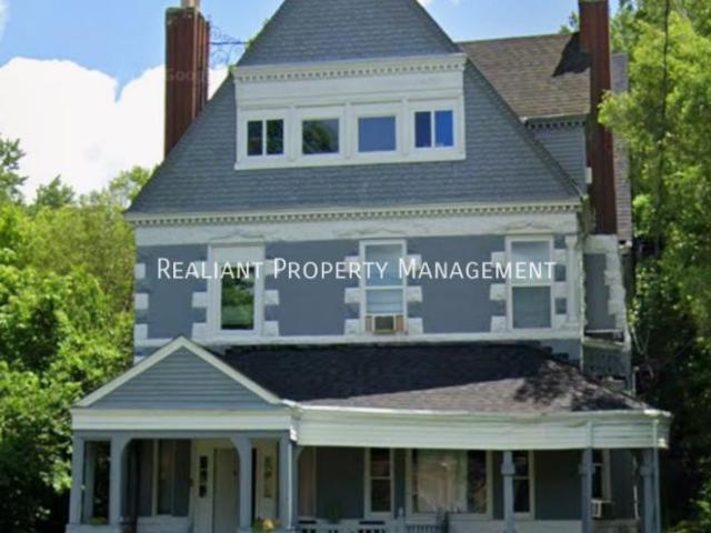 2 Br, 1 bath, Condo 2630 Stanton Ave