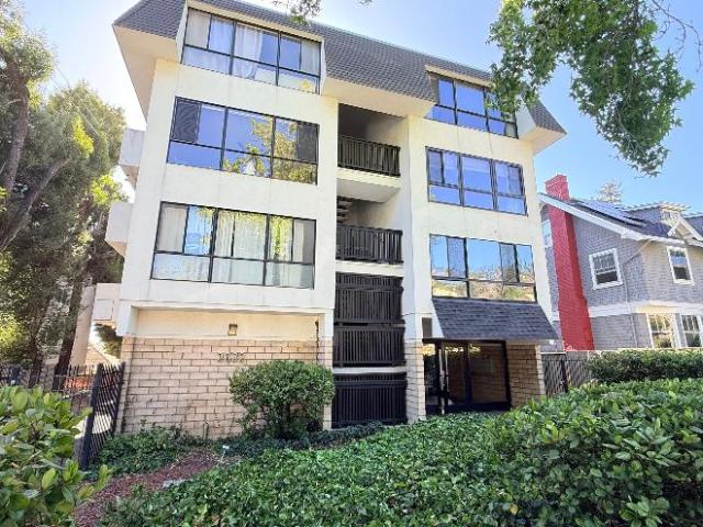 2 Br, 1 bath, Condo 2632 Warring St