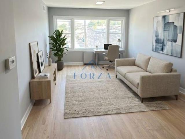 2 Br, 1 bath, Condo 2645 W 79th St