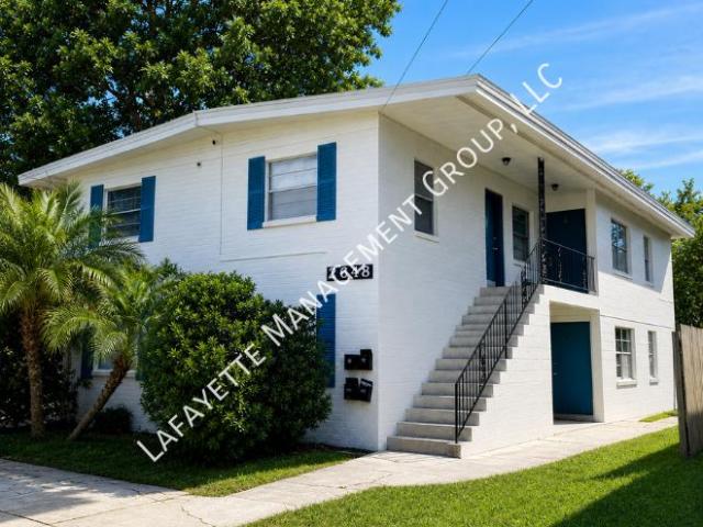 2 Br, 1 bath, Condo 2648 Dellwood Ave