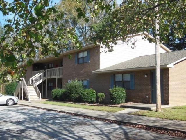 2 Br, 1 bath, Condo 2651 Macgregor Downs Rd