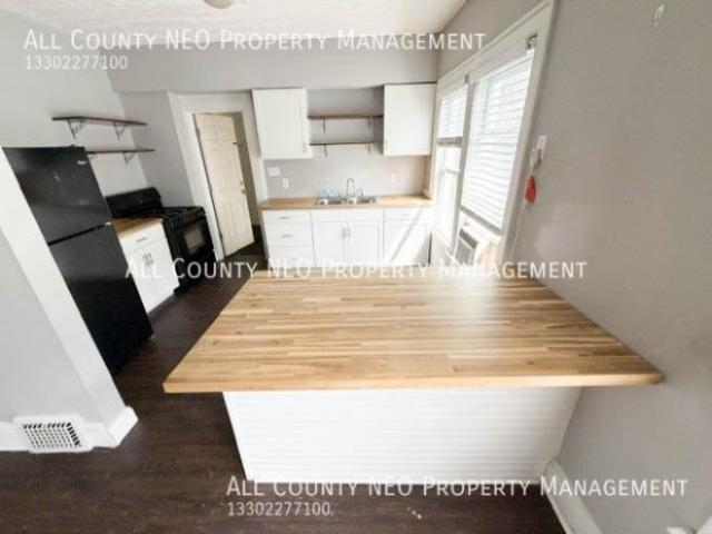 2 Br, 1 bath, Condo 2661 Martin Luther King Jr Dr