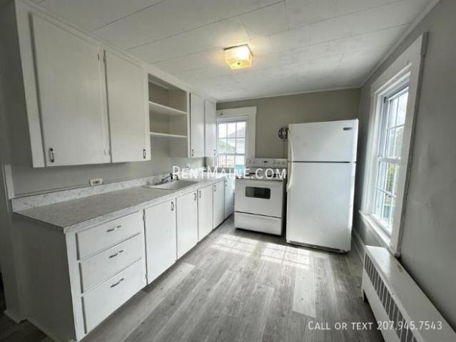 2 Br, 1 bath, Condo 266 Center St Apt