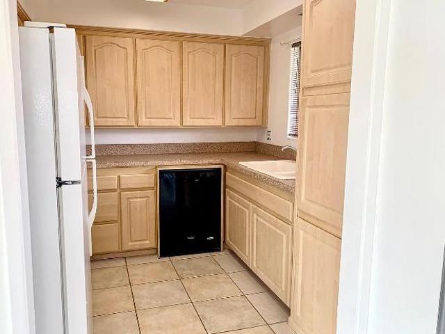 2 Br, 1 bath, Condo 267 Moreton Bay Ln