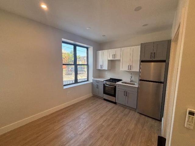 2 Br, 1 bath, Condo 269 Martin Luther King Jr Dr
