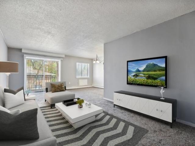 2 Br, 1 bath, Condo 2701 Madison St