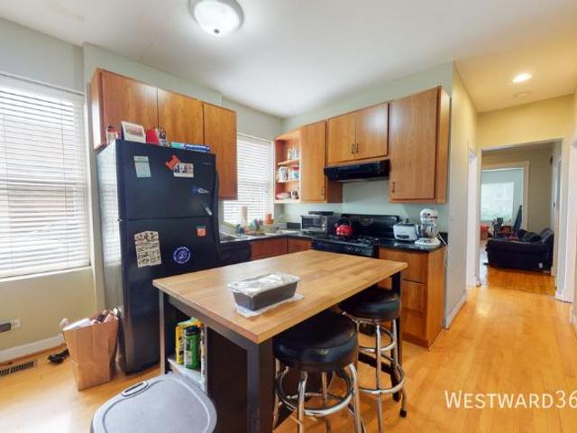 2 Br, 1 bath, Condo 2701 N Richmond St