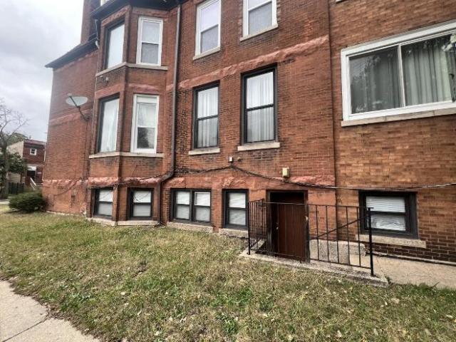 2 Br, 1 bath, Condo 2701 E 75th Pl