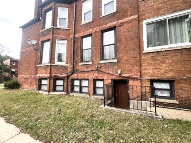 2 Br, 1 bath, Condo 2701 E 75th Pl