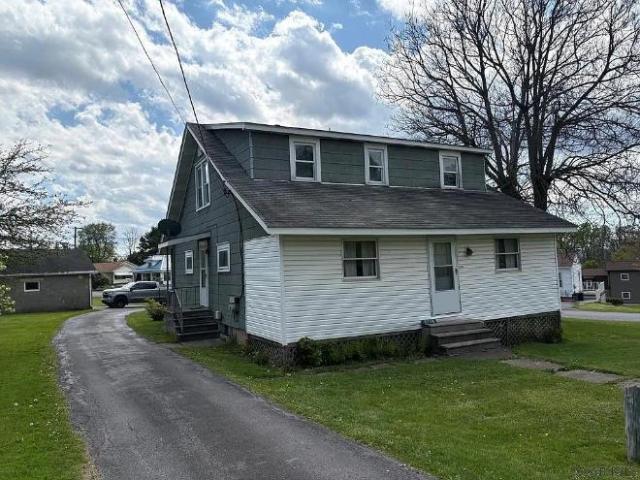 2 Br, 1 bath, Condo 2718 Bedford St
