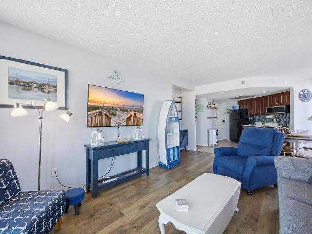 2 Br, 1 bath, Condo 2710 N Ocean Blvd