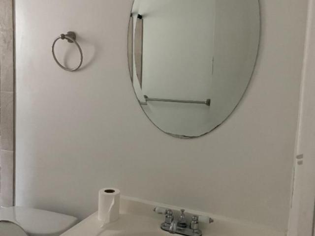 2 Br, 1 bath, Condo 2710 Fort Baker Dr SE