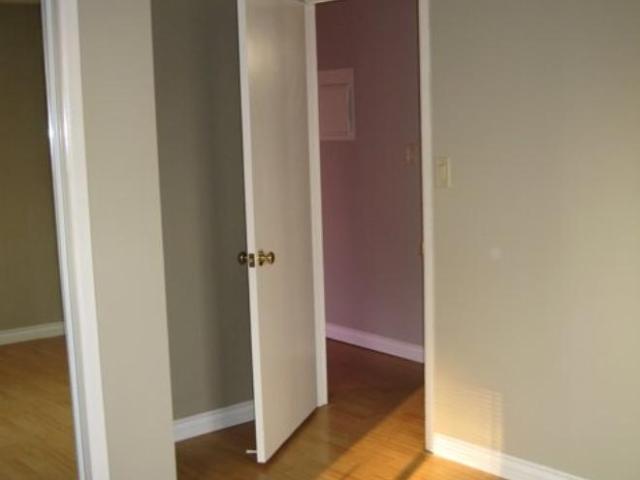 2 Br, 1 bath, Condo 2711 Bellevue Ave