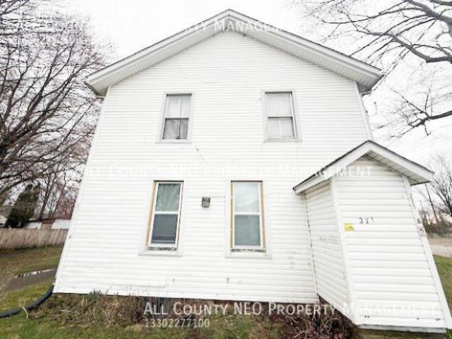 2 Br, 1 bath, Condo 271 Grant St