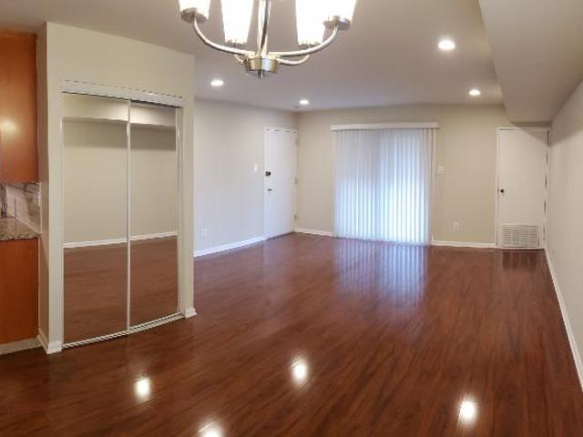 2 Br, 1 bath, Condo 2727 Rhawn St