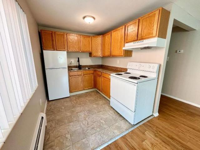 2 Br, 1 bath, Condo 2737 W 23rd Ave