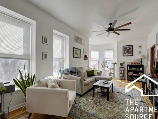 2 Br, 1 bath, Condo 2732 West Chicago Ave