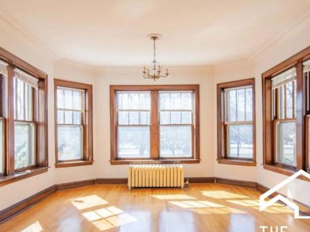 2 Br, 1 bath, Condo 2744 West Logan Boulevard