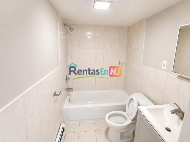 2 Br, 1 bath, Condo 279 Goldsmith Ave