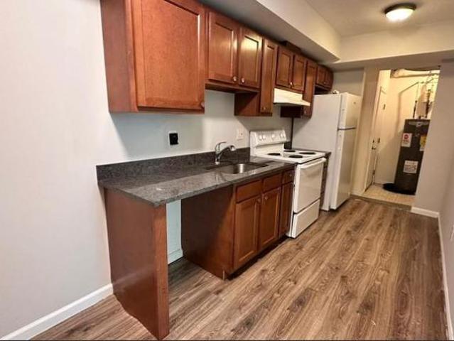 2 Br, 1 bath, Condo 2808 Pomeroy Rd Se