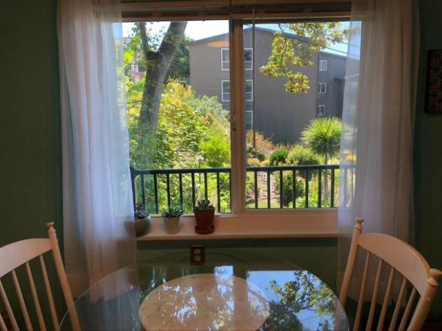 2 Br, 1 bath, Condo 2801 14th Ave W
