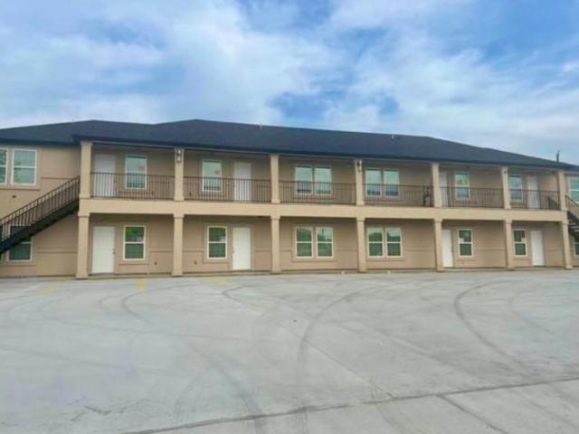 2 Br, 1 bath, Condo 2802 Pecan