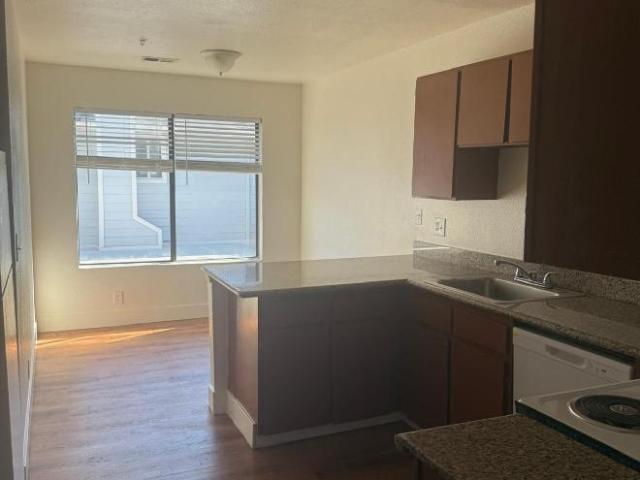 2 Br, 1 bath, Condo 280 Flint Ct