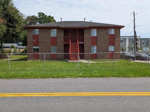 2 Br, 1 bath, Condo 2829 Wickolw St