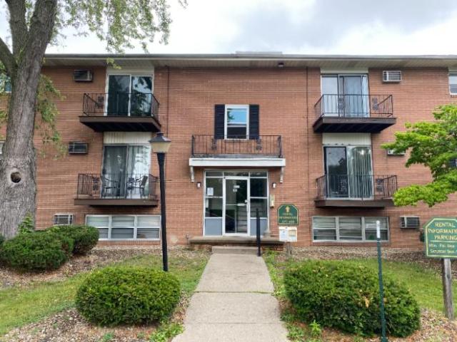 2 Br, 1 bath, Condo 2821 Parkman Rd
