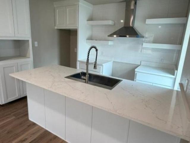 2 Br, 1 bath, Condo 2823 Sara St