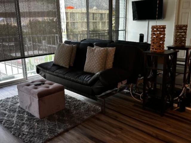 2 Br, 1 bath, Condo 2845 Waialae Avenue